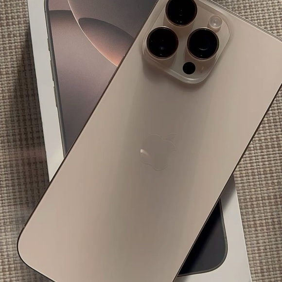 Apple | Cell Phones & Accessories | Apple Smartphone In Sleek Beige ...